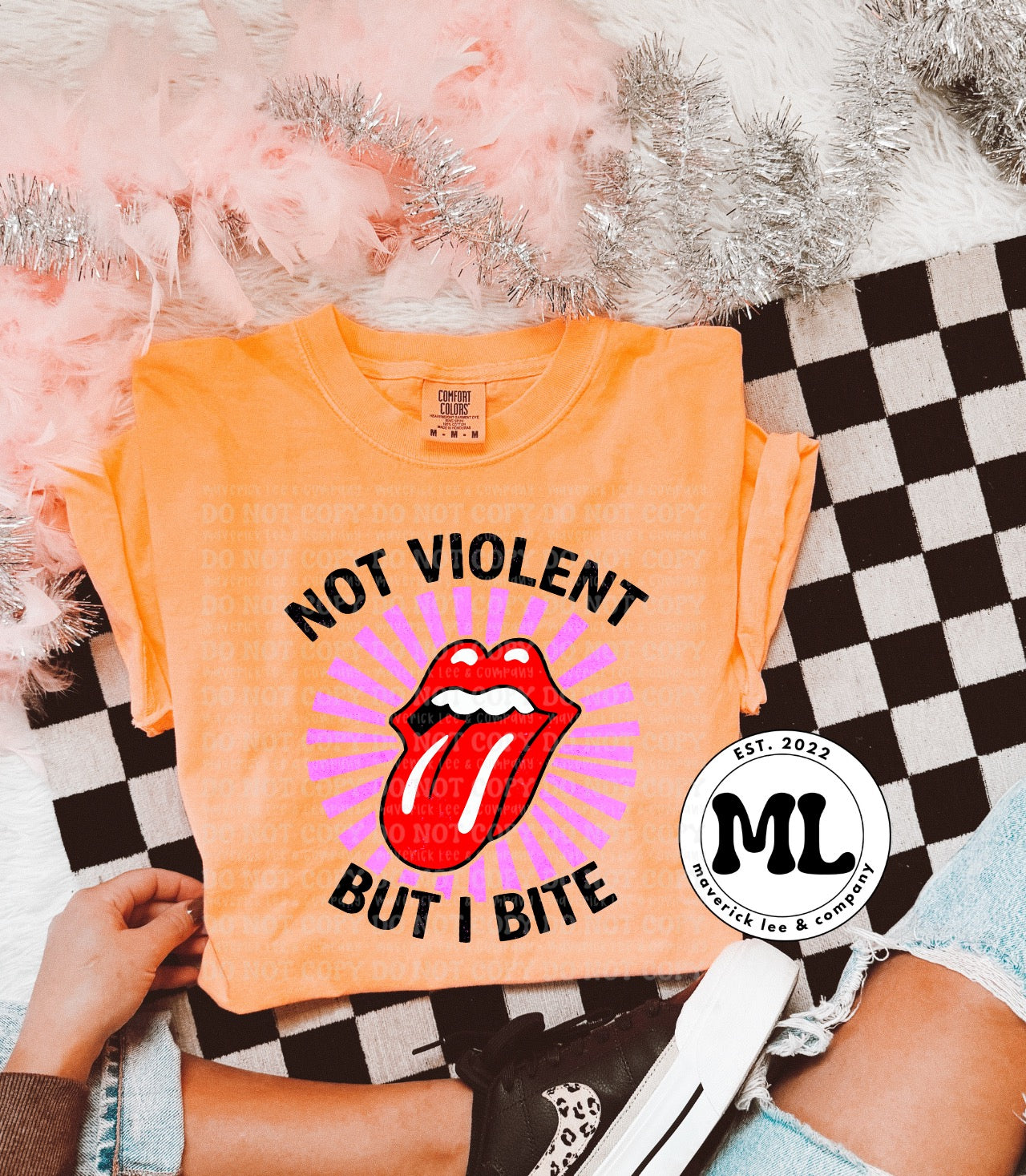 Non violent but I bite – Maverick Lee and Company